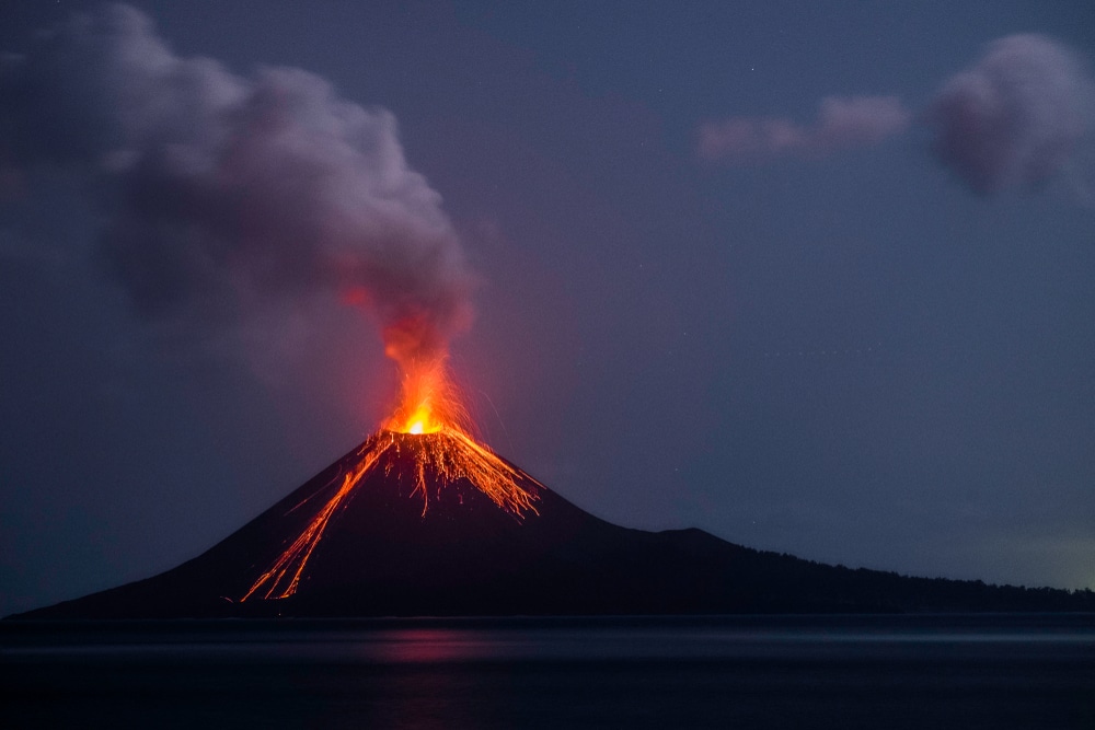 Major volcanoes are suddenly erupting across the Planet - Bible ...